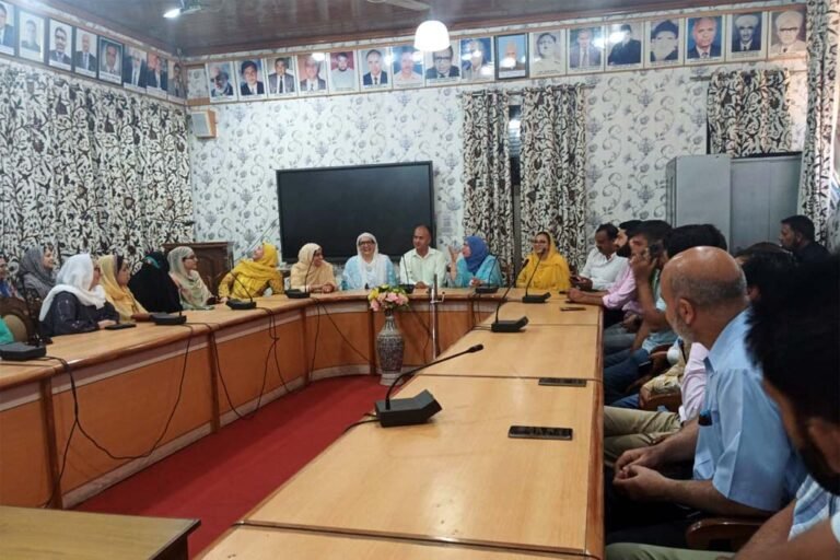 Dr Tehmina assumes charge as Principal Islamia College of Science ...